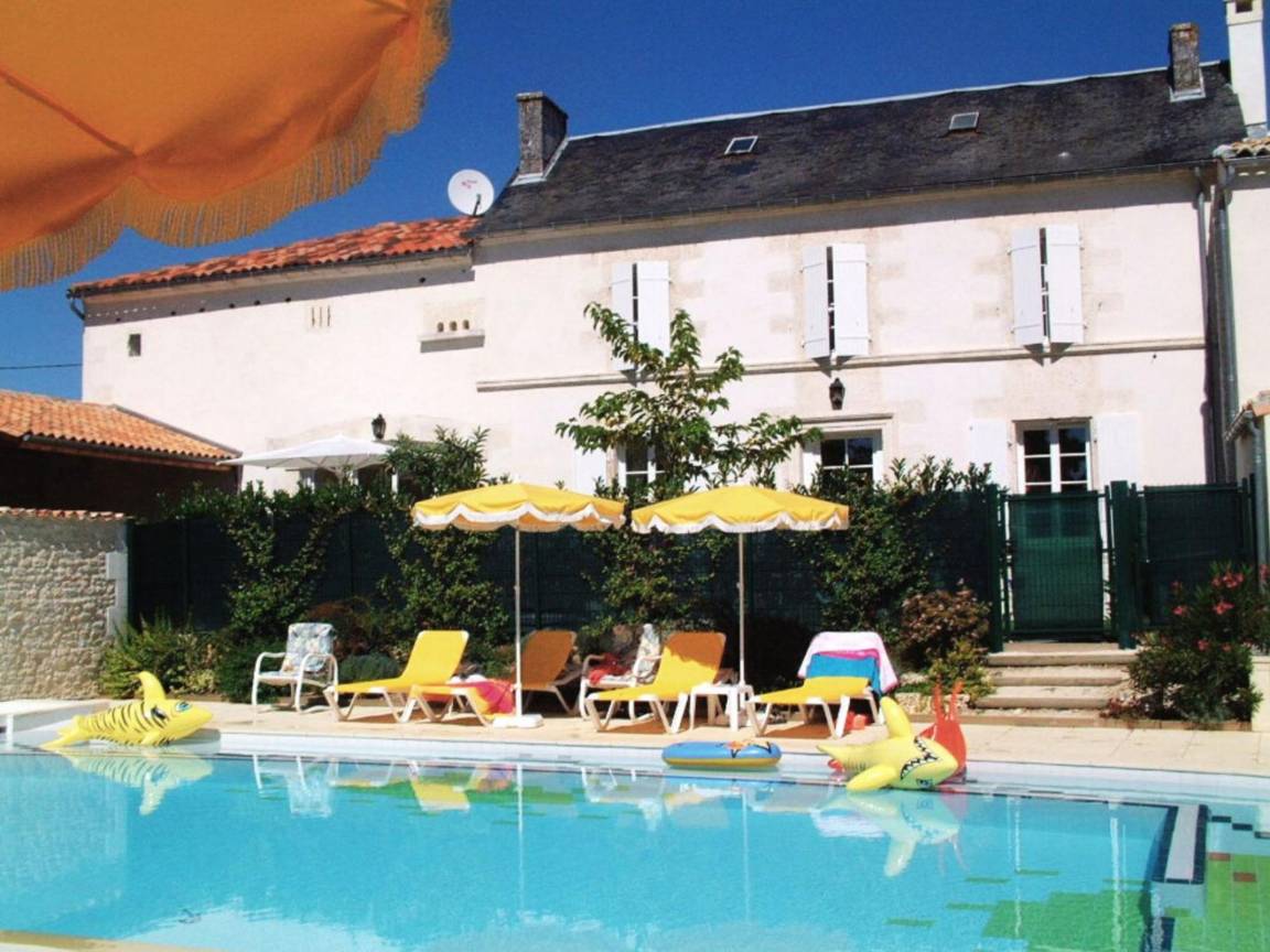 125 M² Cottage ∙ 3 Chambres ∙ 6 Personnes - Charente