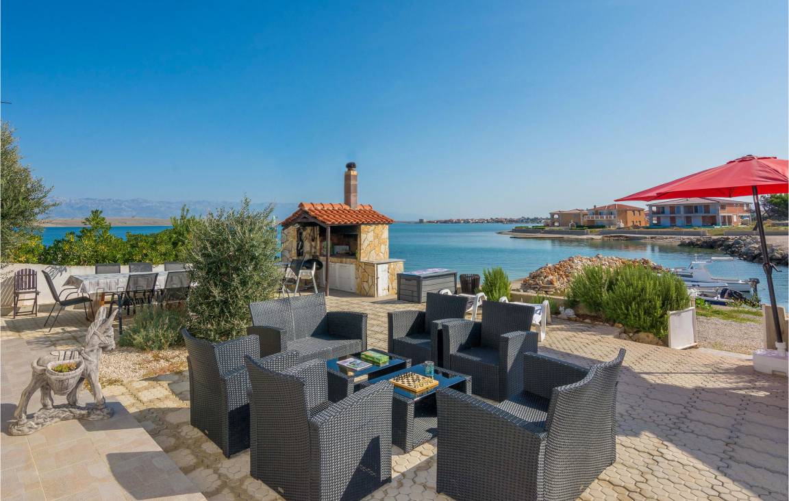 96 M² Apartment ∙ 5 Bedrooms ∙ 12 Guests - Vir