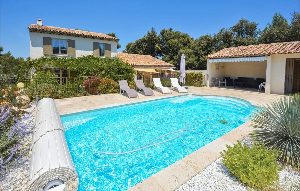 147 M² Casa ∙ 4 Habitaciones ∙ 8 Huéspedes - Eyguières