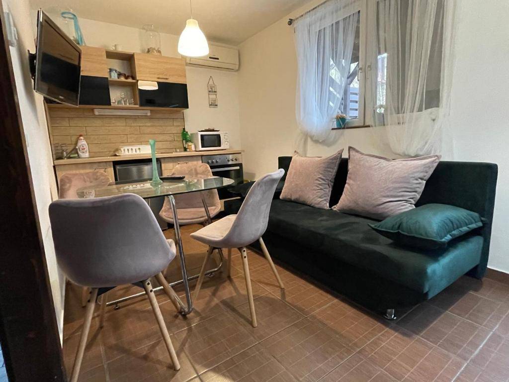 40 M² Apartment ∙ 2 Bedrooms ∙ 6 Guests - Siófok