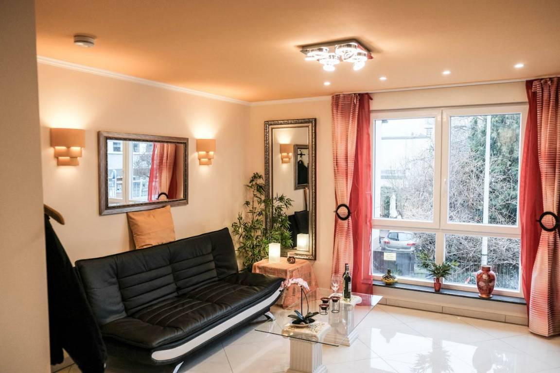 38 M² Apartment ∙ 1 Bedroom ∙ 3 Guests - Bonn