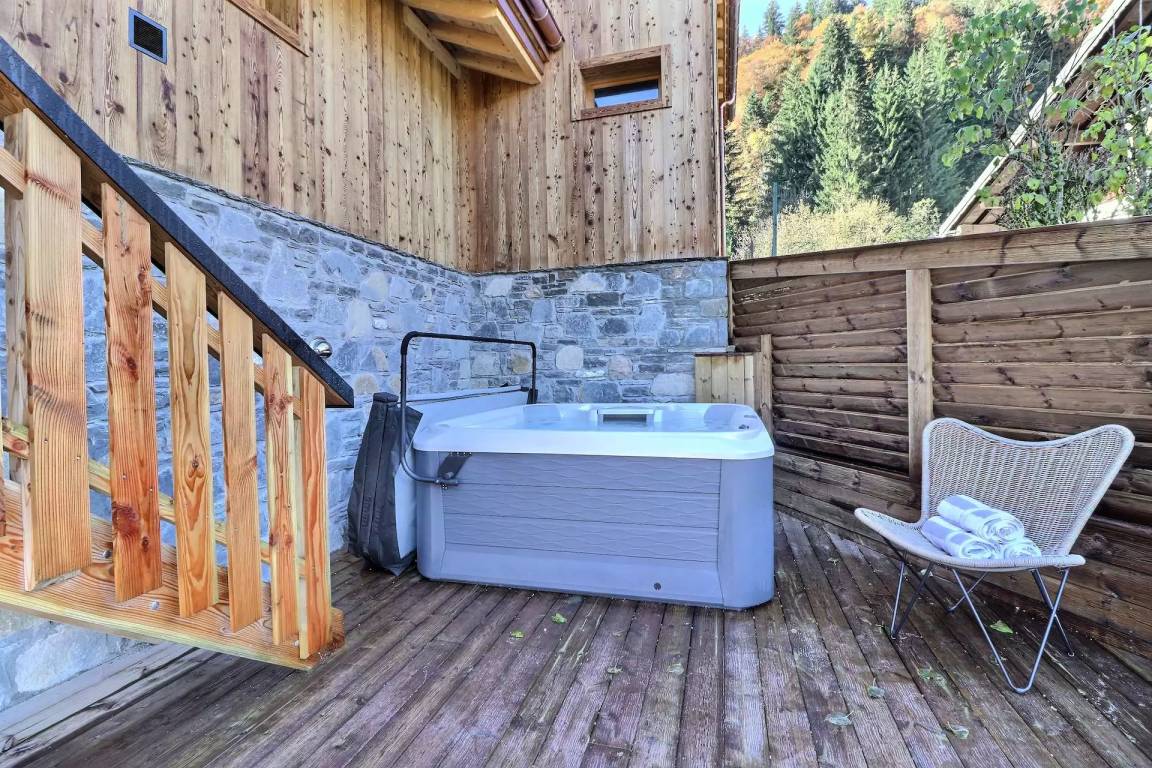 180 M² Chalet ∙ 4 Chambres ∙ 8 Personnes - Morzine