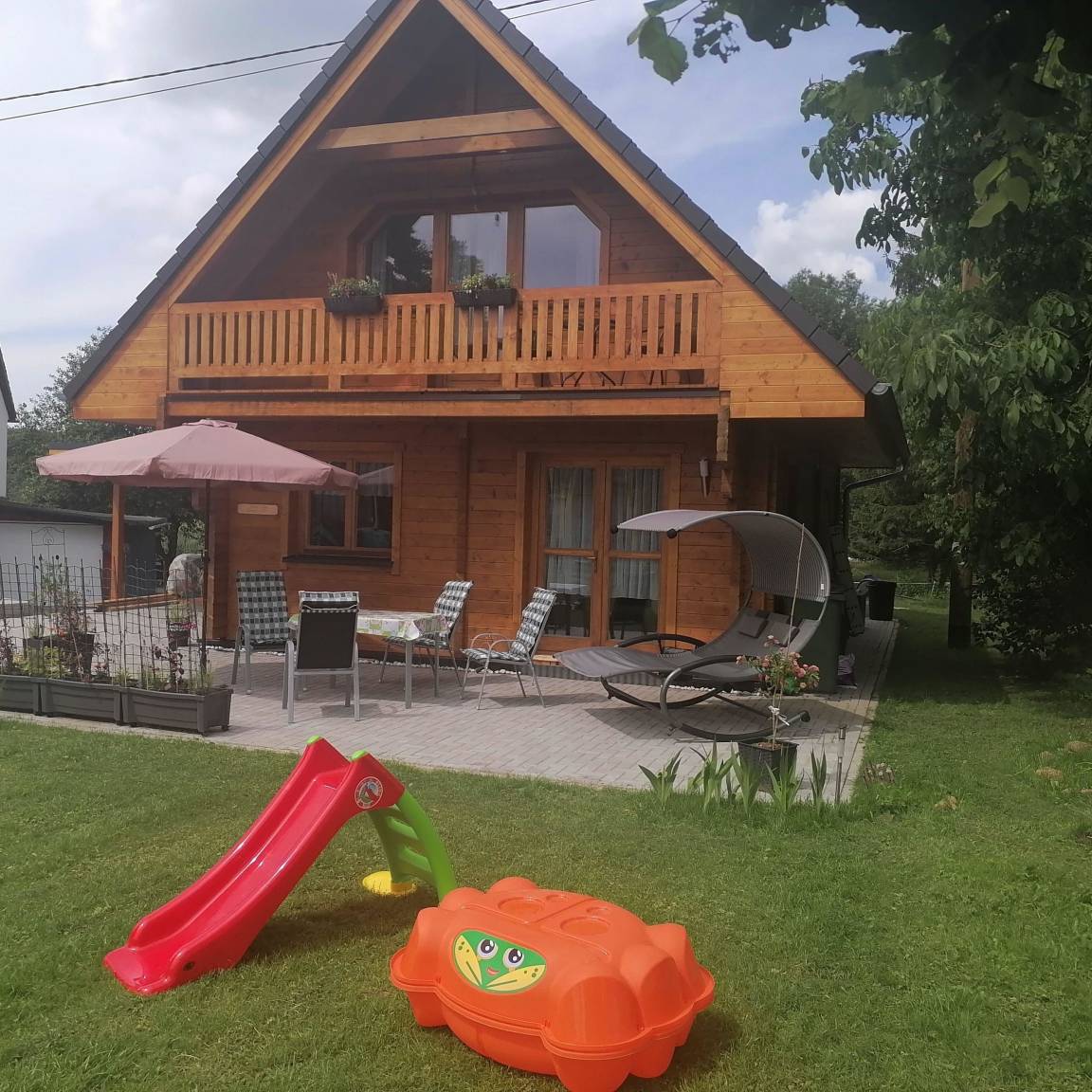 85 M² Ferienhaus ∙ 2 Schlafzimmer ∙ 4 Gäste - Altenkirchen