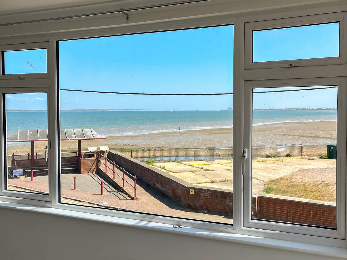 Apartment ∙ 2 Bedrooms ∙ 4 Guests - Burnham-on-Crouch