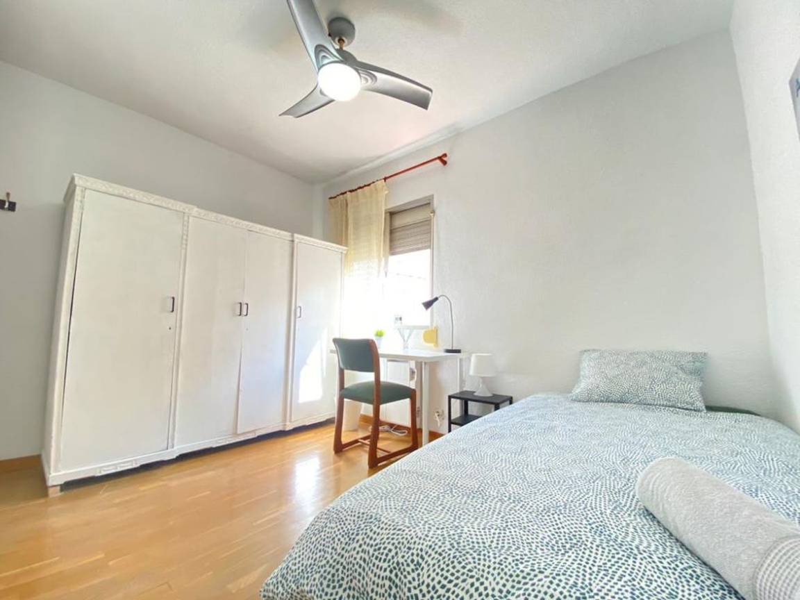 85 M² Private Room ∙ 1 Bedroom ∙ 1 Guest - Móstoles