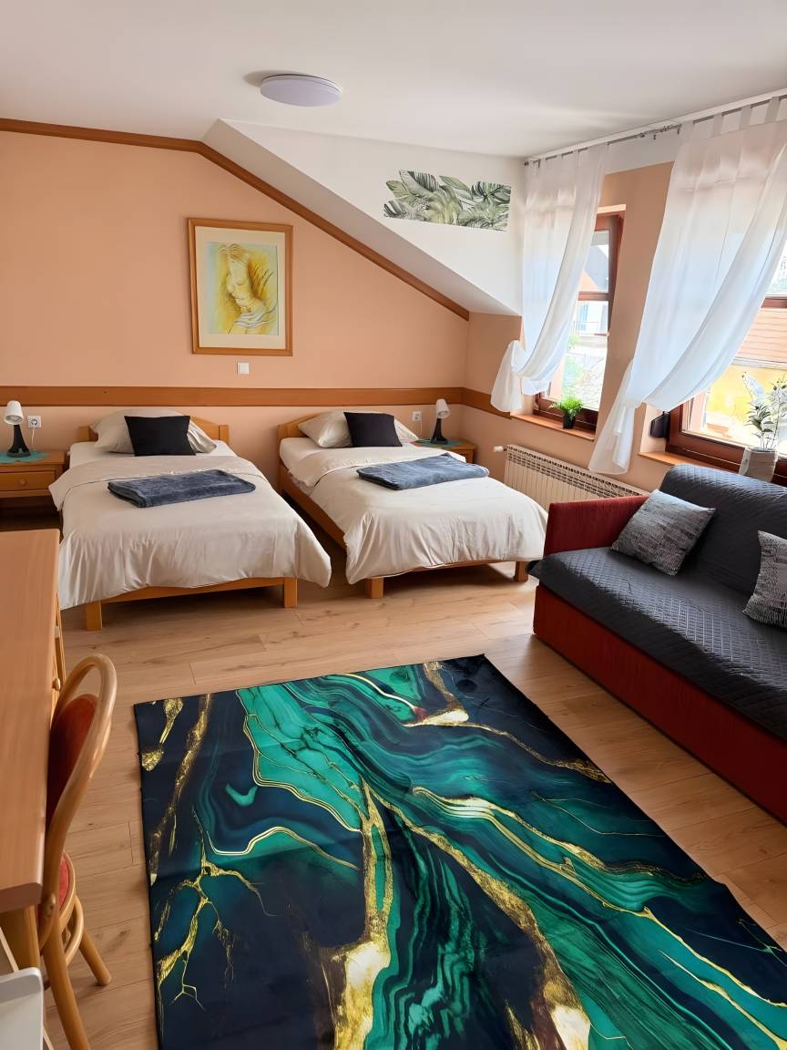 29 M² Habitación Privada ∙ 1 Habitación ∙ 4 Huéspedes - Varaždin