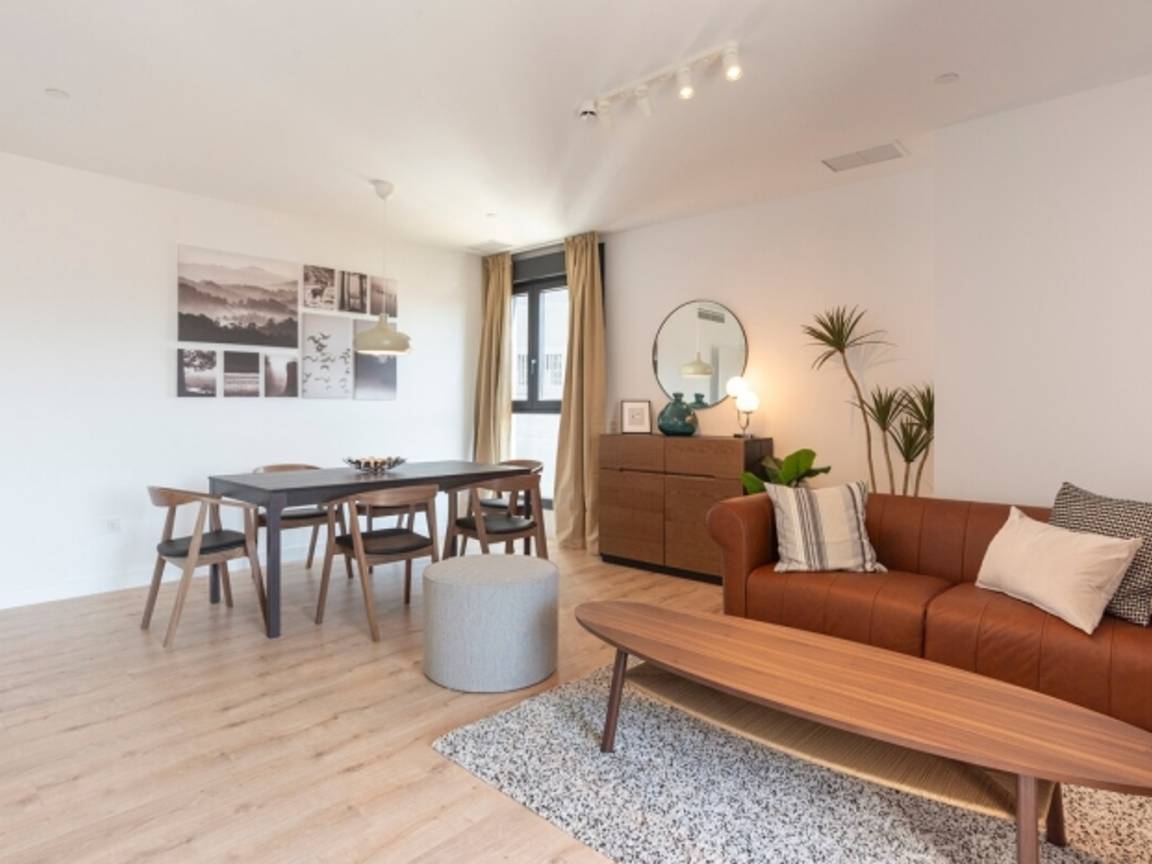 105 M² Apartment ∙ 3 Bedrooms ∙ 5 Guests - Málaga