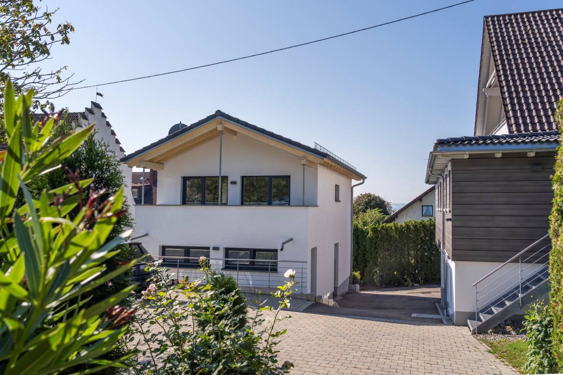 75 M² Ferienwohnung ∙ 2 Schlafzimmer ∙ 4 Gäste - Konstanz