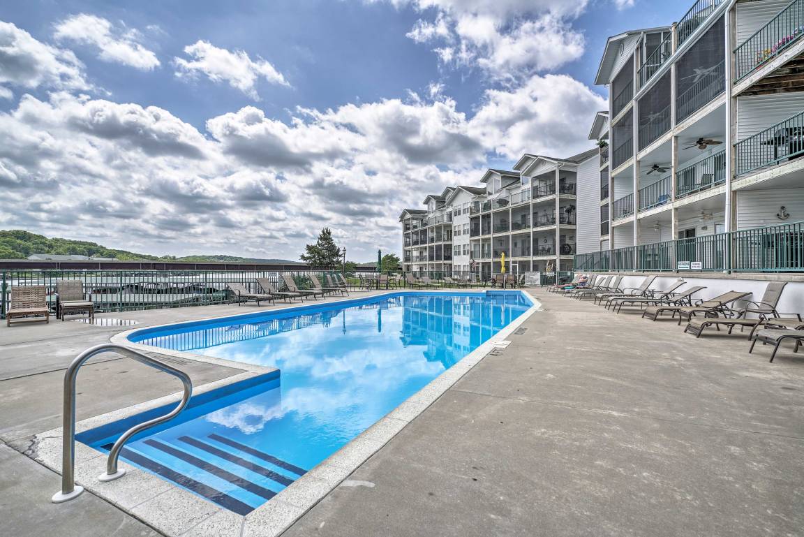 183 M² Apartment ∙ 4 Bedrooms ∙ 14 Guests - Camdenton, MO