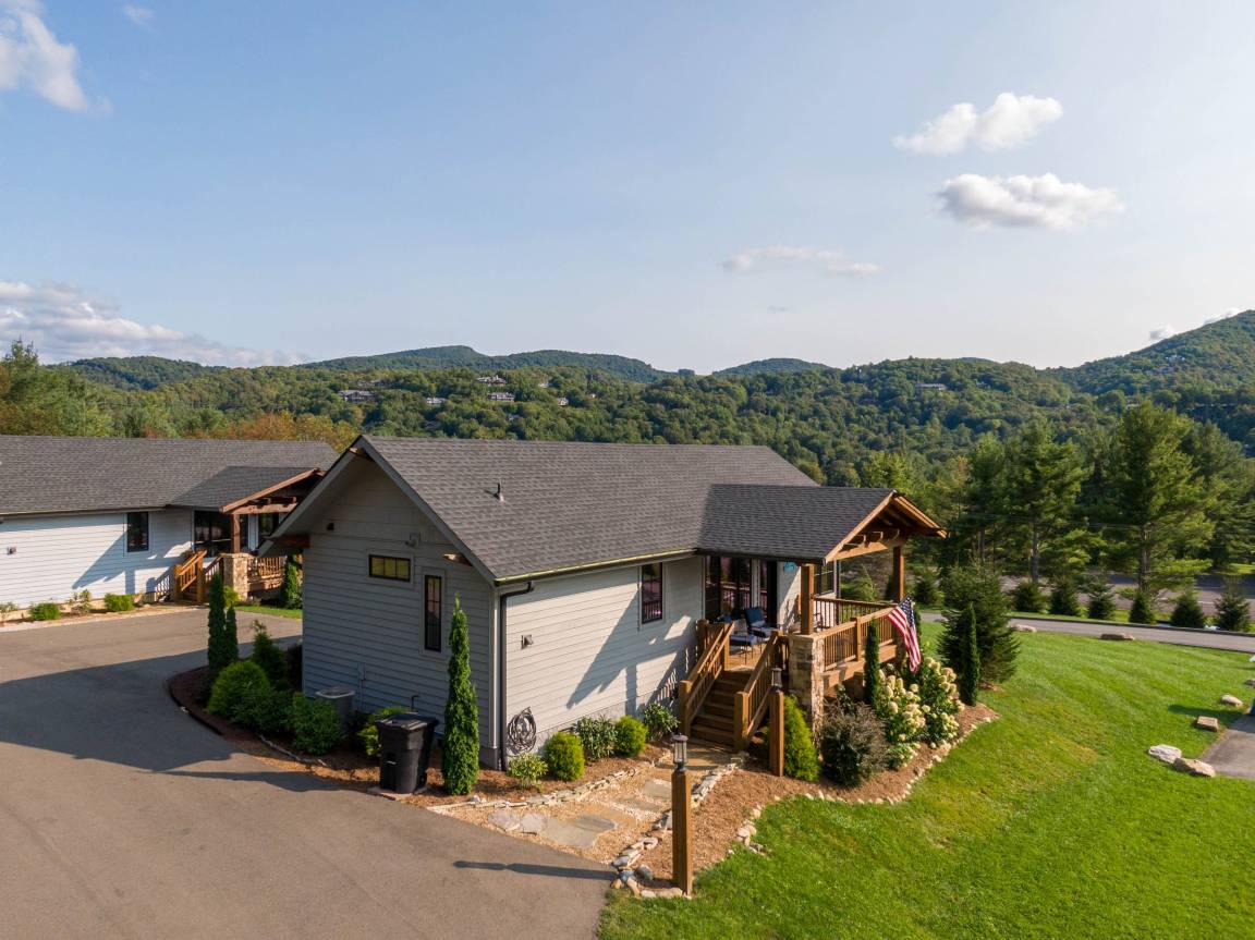 House ∙ 2 Bedrooms ∙ 5 Guests - Banner Elk, NC