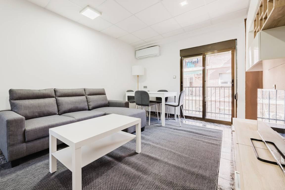 90 M² Apartamento ∙ 3 Habitaciones ∙ 6 Huéspedes - Bétera