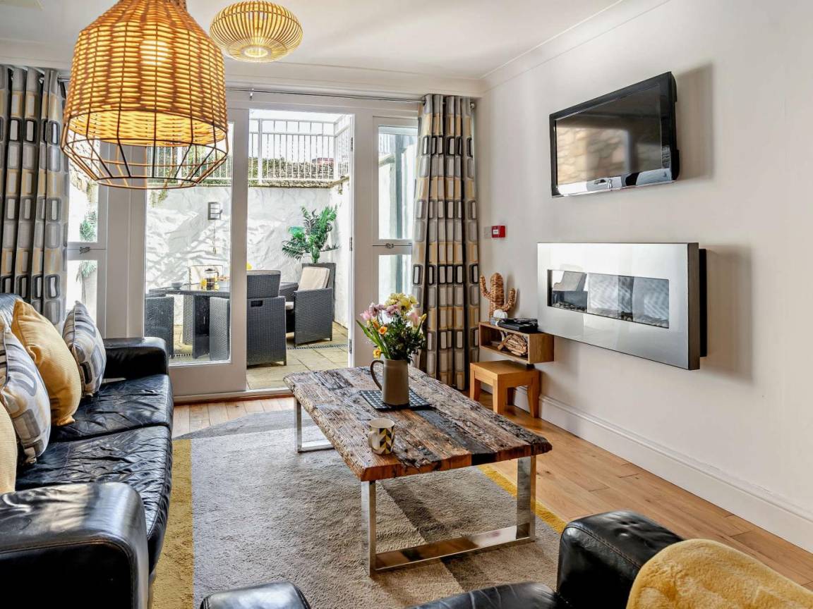 Apartment ∙ 2 Bedrooms ∙ 4 Guests - Tenby