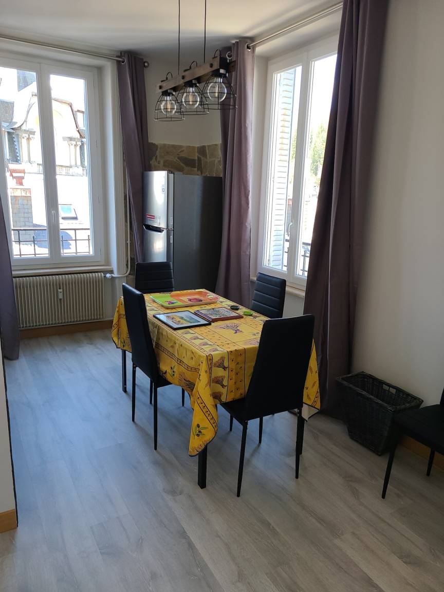 64 M² Appartement ∙ 2 Chambres ∙ 4 Personnes - La Bourboule