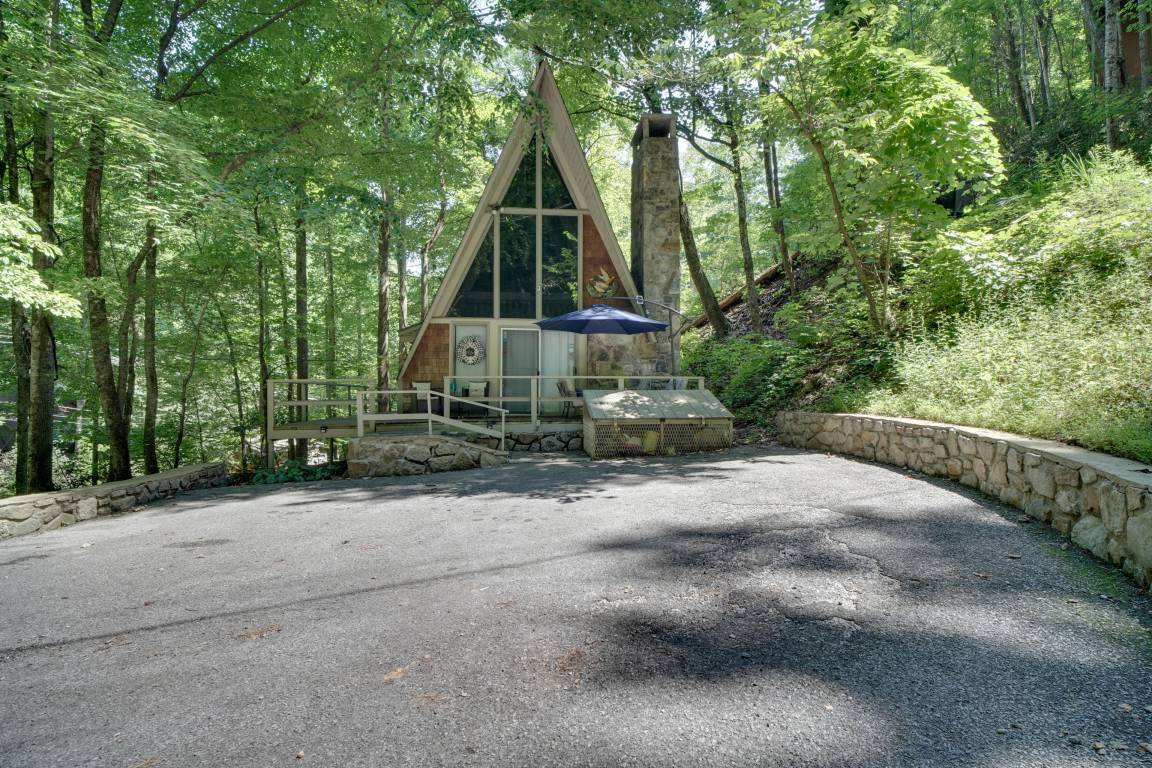 92 M² House ∙ 2 Bedrooms ∙ 4 Guests - Gatlinburg, TN