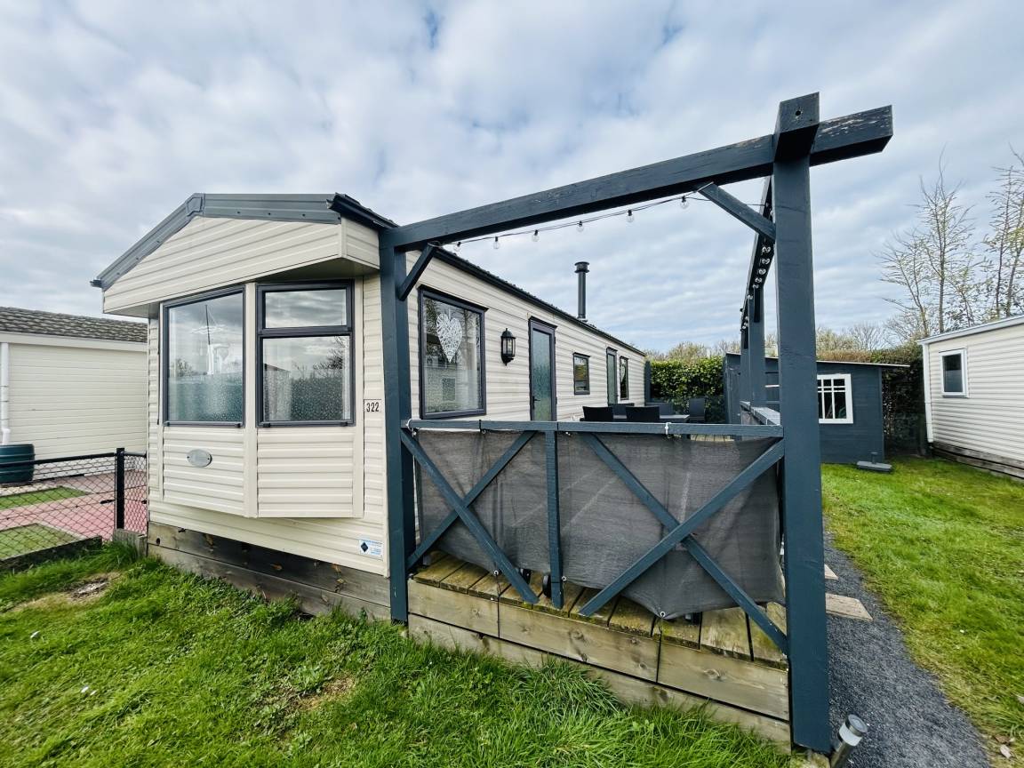 35 M² Chalet ∙ 3 Bedrooms ∙ 4 Guests - Zeeland
