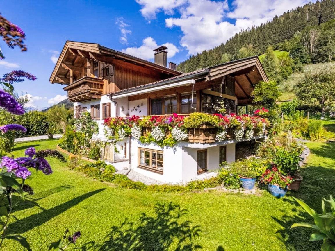 120 M² Ferienwohnung ∙ 3 Schlafzimmer ∙ 5 Gäste - Maishofen