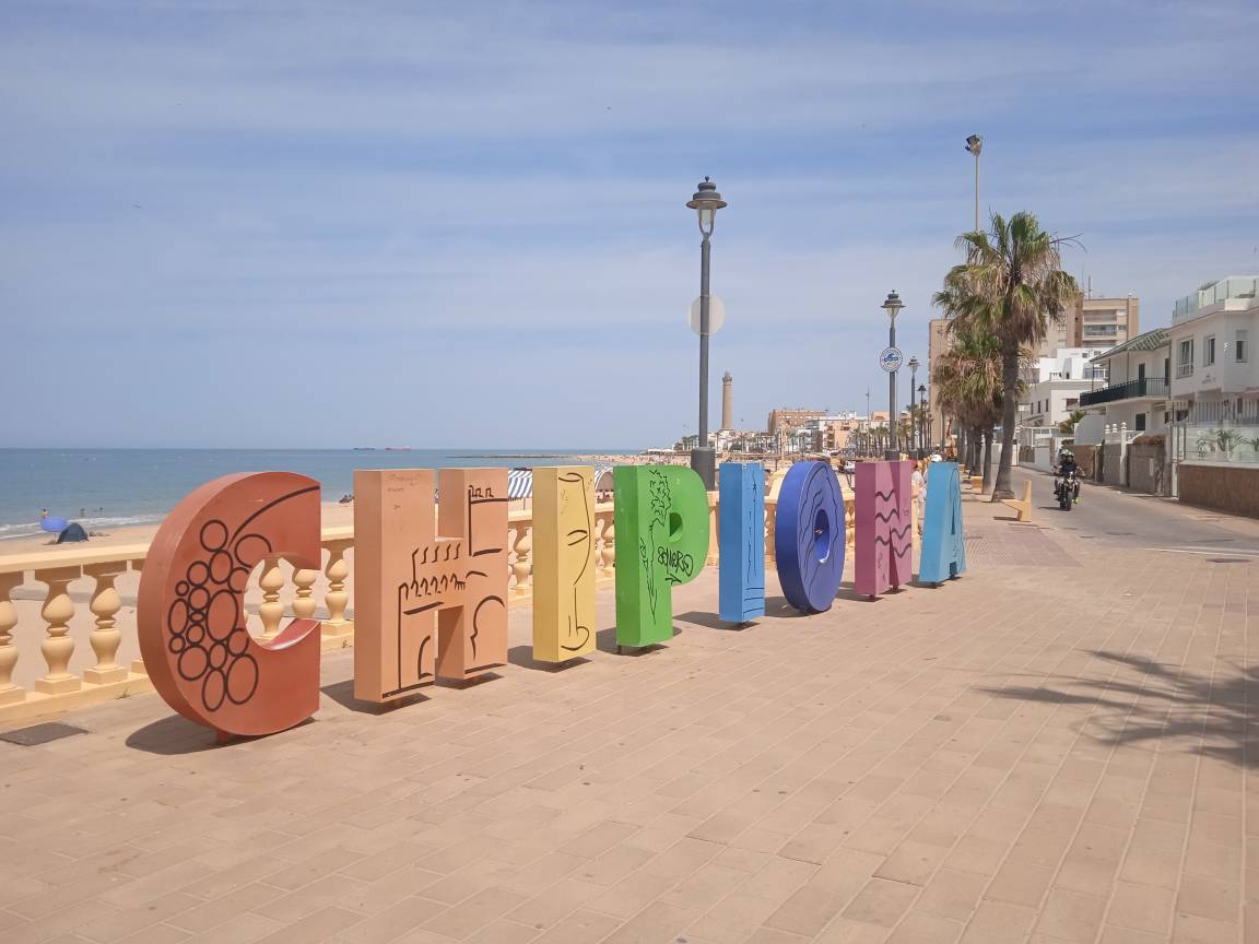 100 M² Apartamento ∙ 3 Habitaciones ∙ 6 Huéspedes - Chipiona