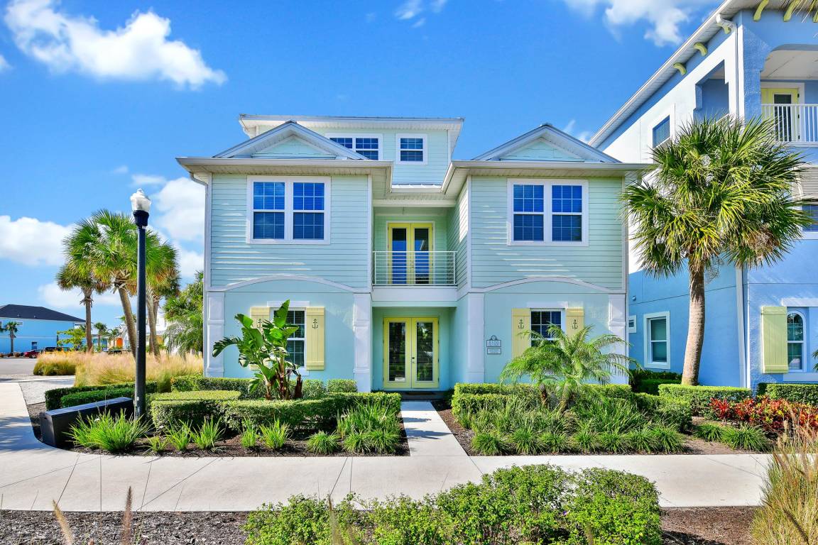 380 M² Cottage ∙ 8 Bedrooms ∙ 18 Guests - Florida