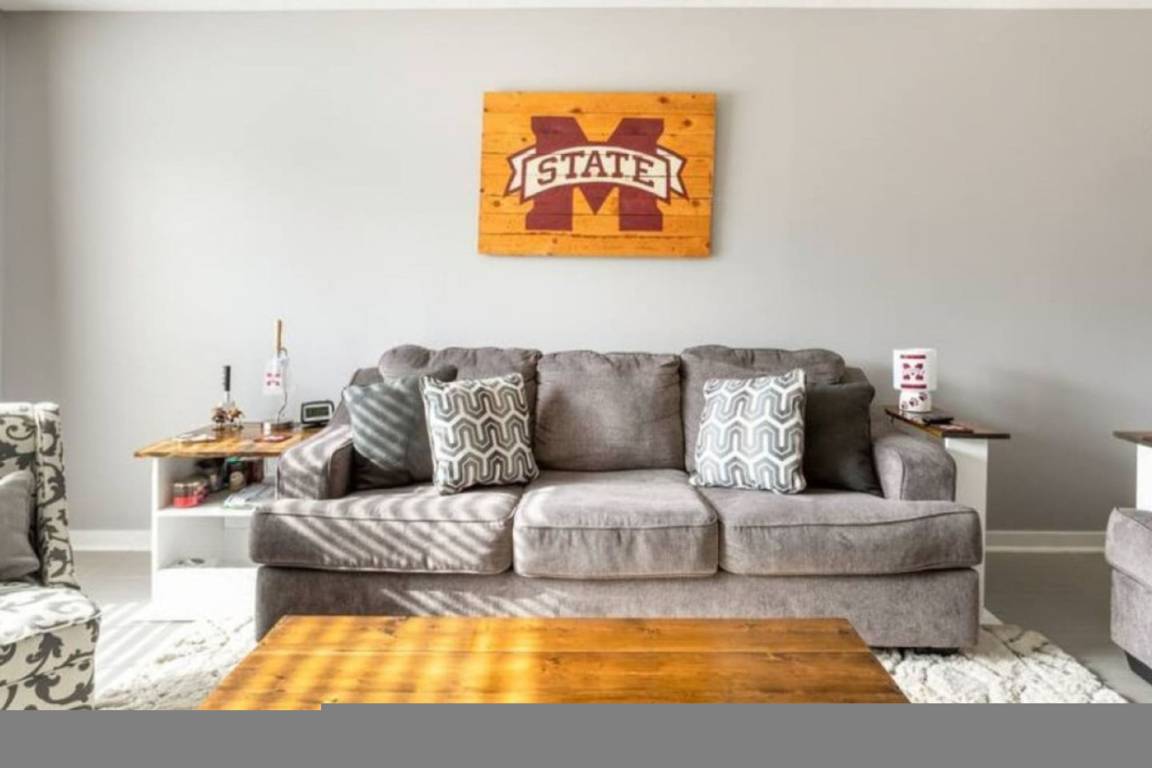 103 M² Apartment ∙ 2 Bedrooms ∙ 4 Guests - Starkville, MS