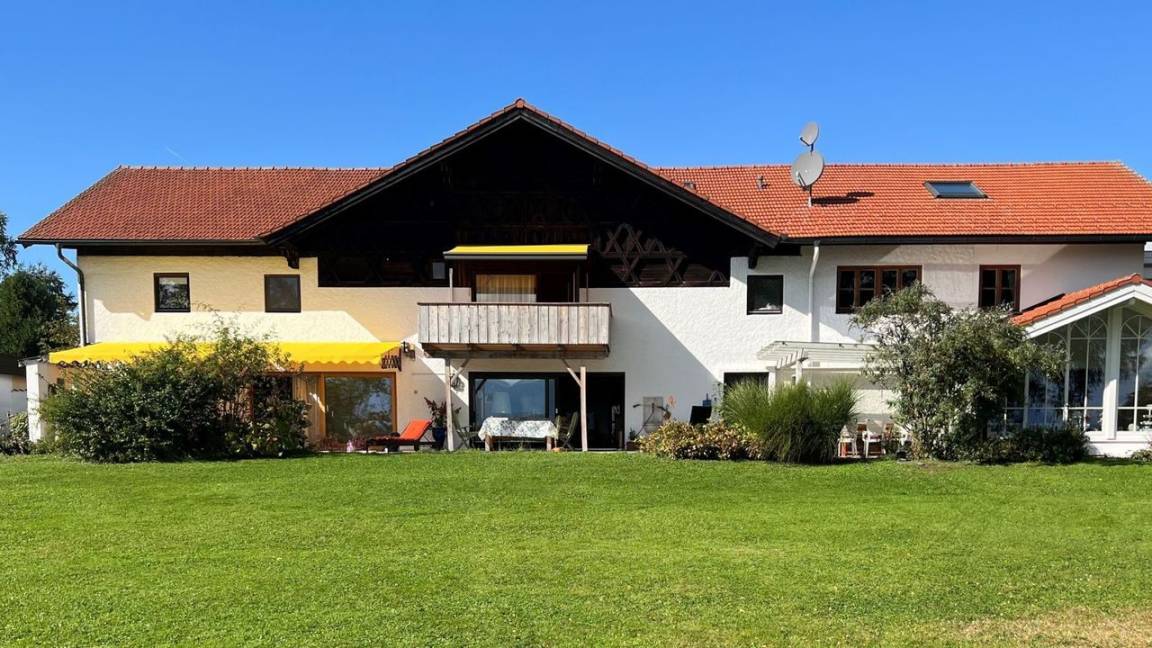 300 M² Ferienhaus ∙ 4 Schlafzimmer ∙ 7 Gäste - Laufen