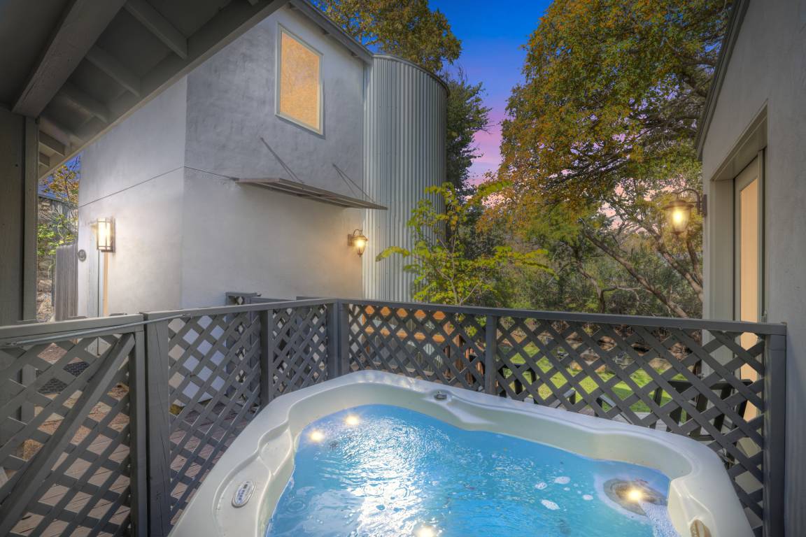 209 M² House ∙ 4 Bedrooms ∙ 8 Guests - Fredericksburg