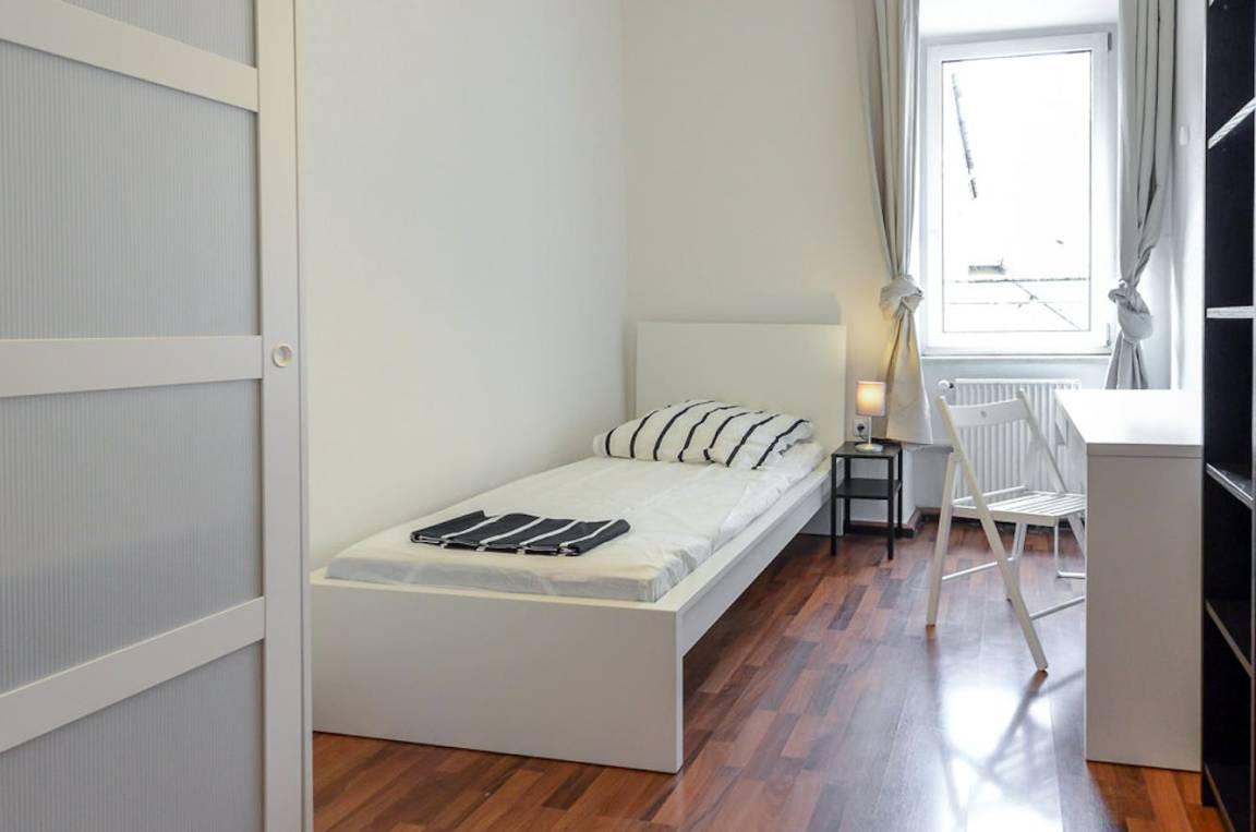 95 M² Private Room ∙ 1 Bedroom ∙ 1 Guest - Munich