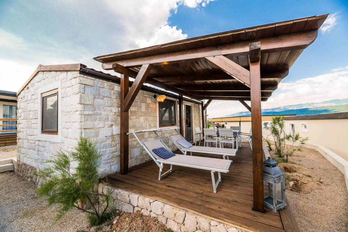 32 M² Caravan ∙ 2 Bedrooms ∙ 4 Guests - Crikvenica