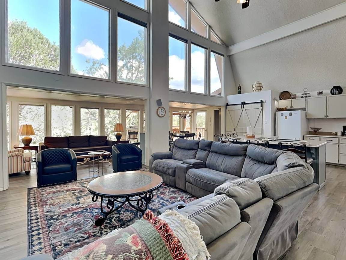 232 M² House ∙ 5 Bedrooms ∙ 12 Guests - Ruidoso, NM