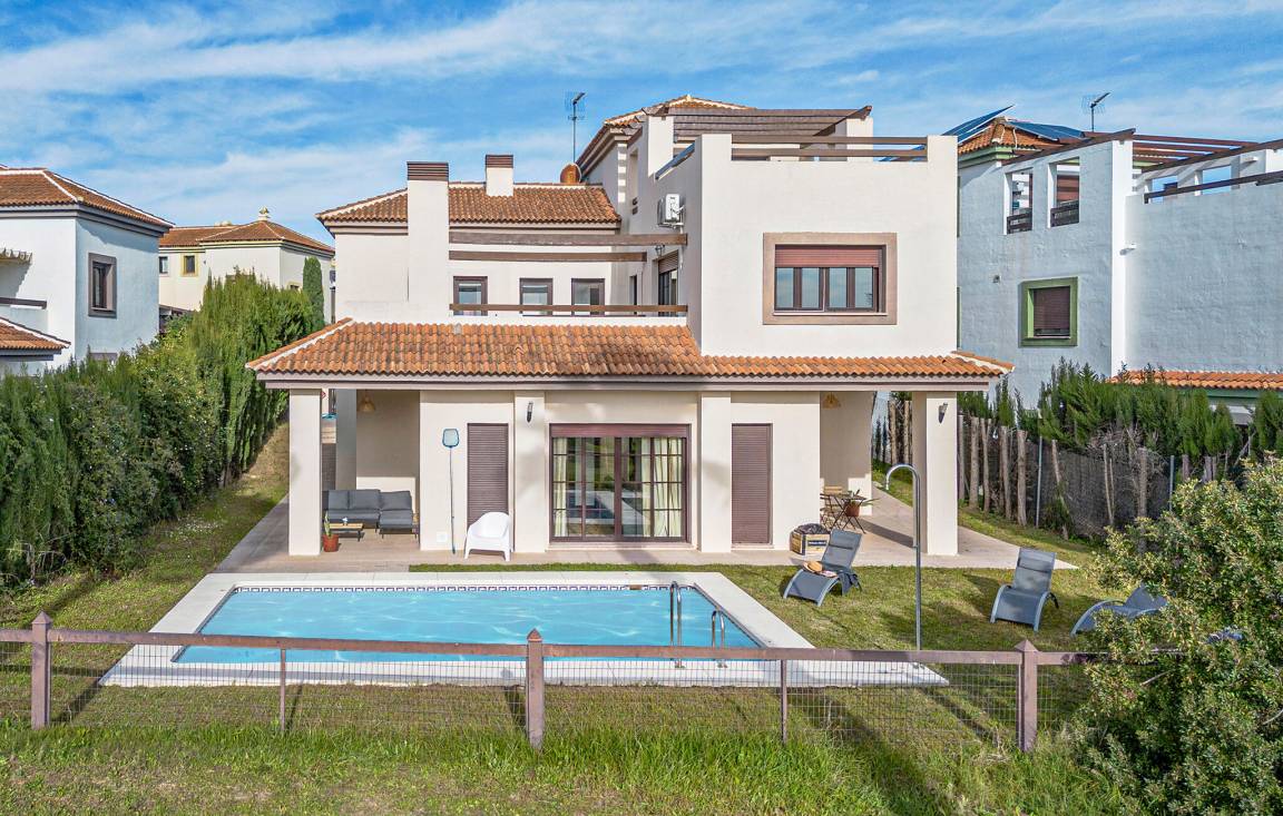 260 M² Huis ∙ 4 Slaapkamers ∙ 8 Gasten - Guillena