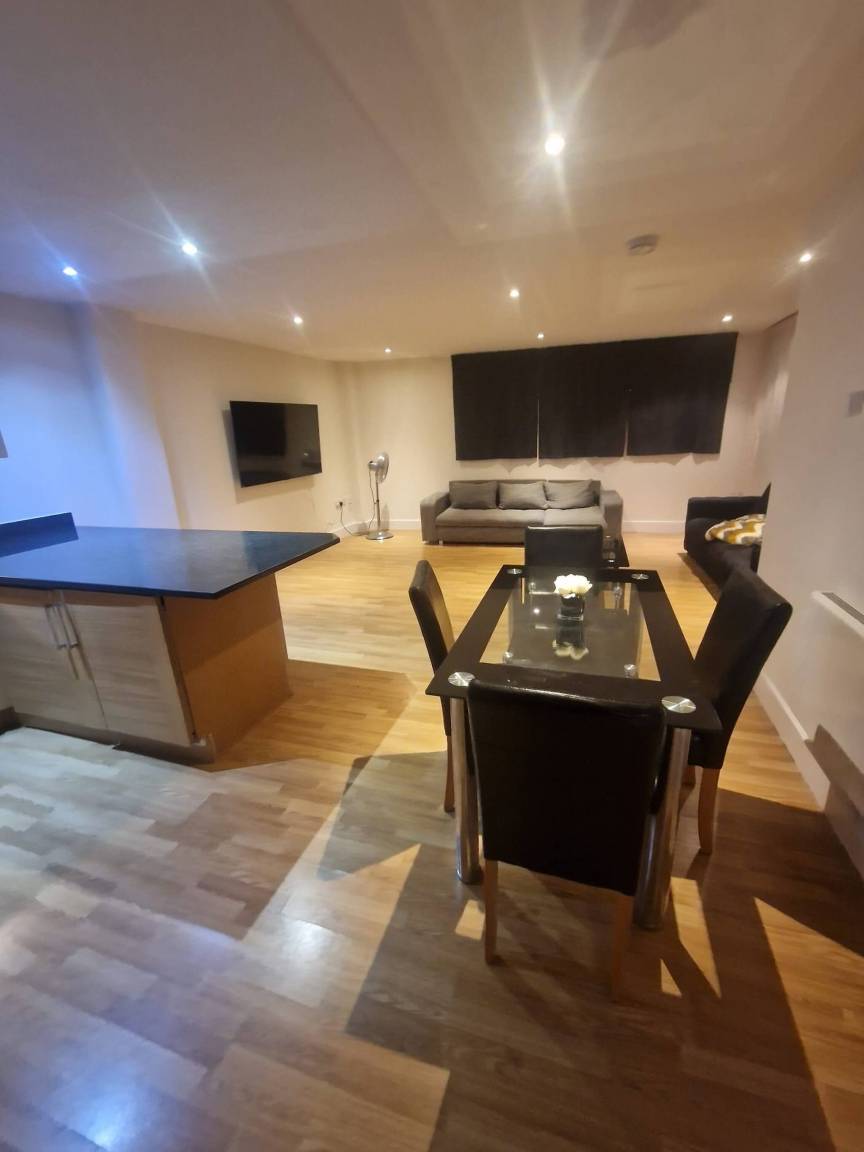 4000 M² Apartment ∙ 4 Bedrooms ∙ 8 Guests - London