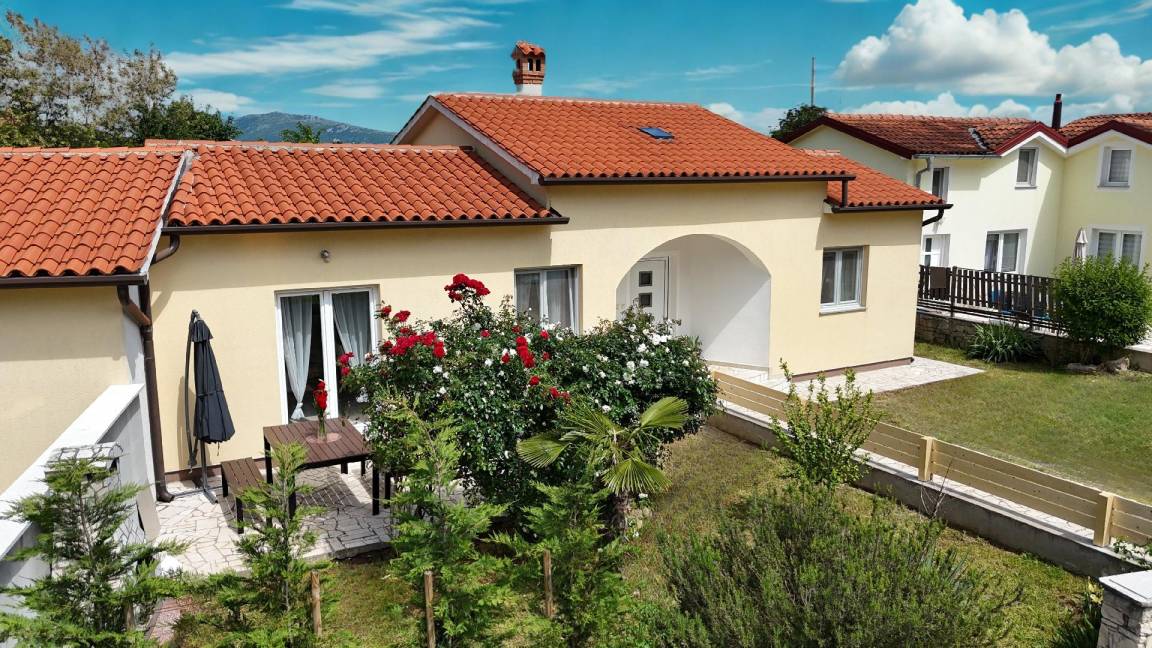 70 M² Ferienhaus ∙ 2 Schlafzimmer ∙ 6 Gäste - Labin