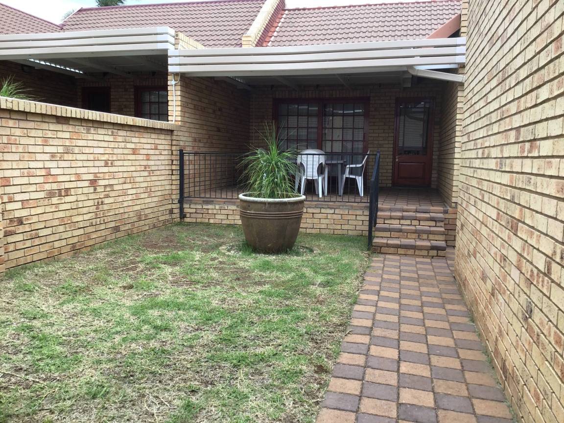 125 M² Casa ∙ 2 Camere Da Letto ∙ 6 Ospiti - Bloemfontein