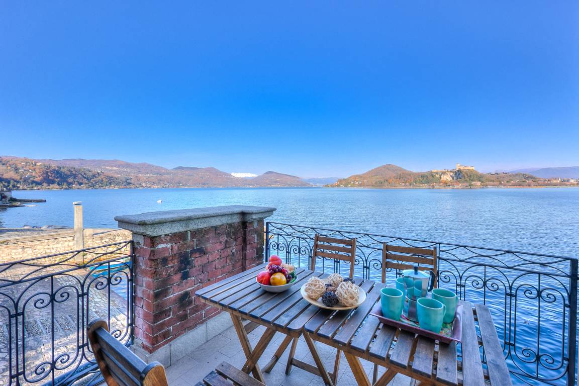 70 M² Apartment ∙ 1 Bedroom ∙ 4 Guests - Arona, Italy