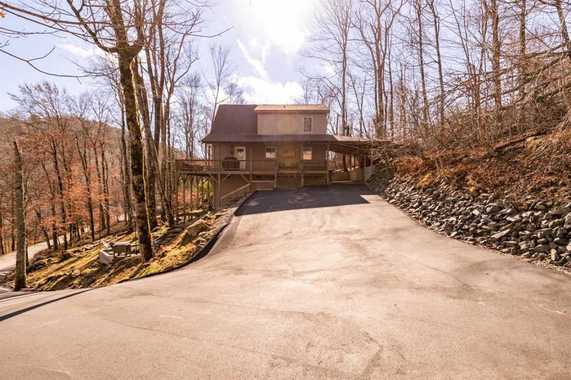 House ∙ 3 Bedrooms ∙ 10 Guests - Sugar Mountain, NC