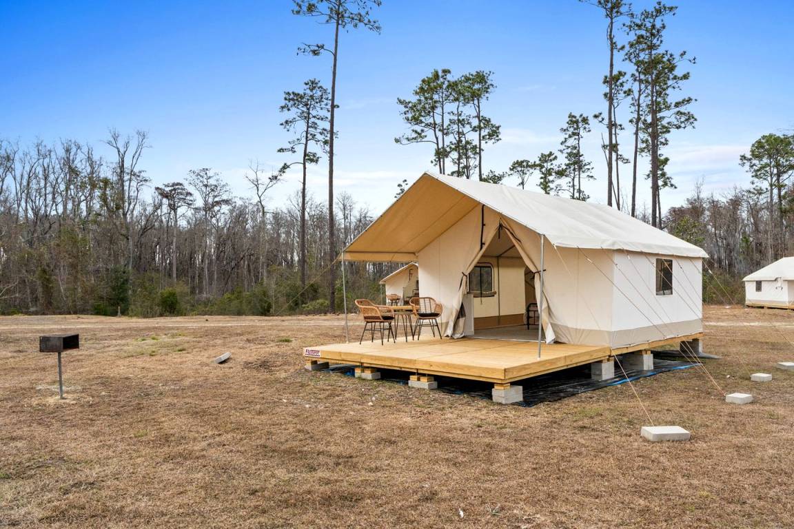 Camping ∙ 1 Bedroom ∙ 2 Guests - Florida