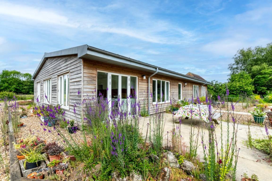 Cottage ∙ 2 Bedrooms ∙ 4 Guests - Kent