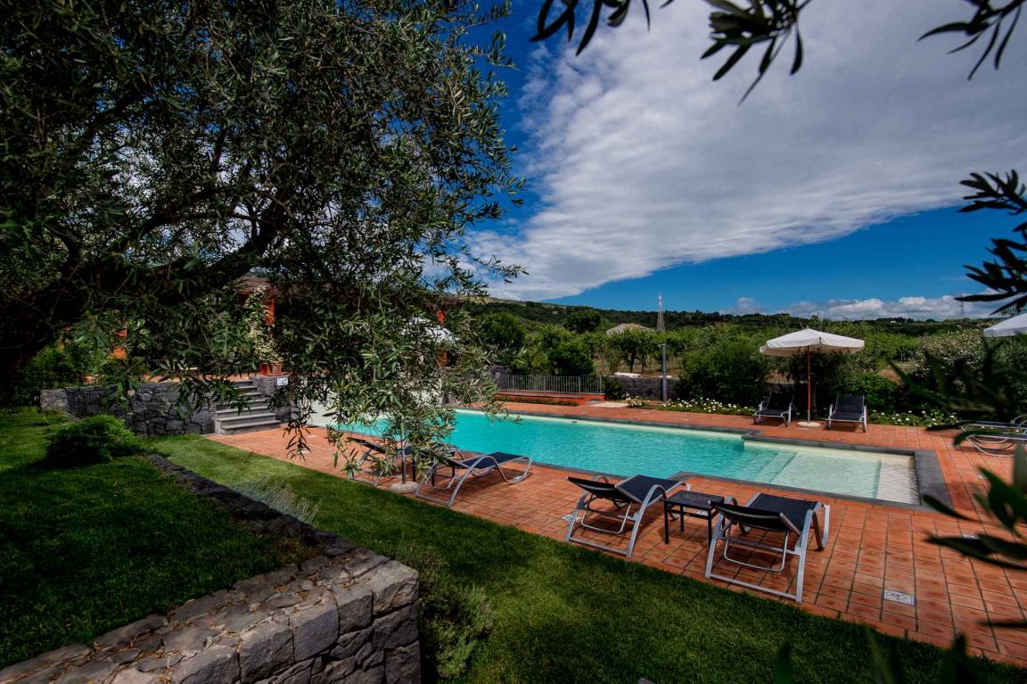 70 M² Apartamento ∙ 2 Habitaciones ∙ 4 Huéspedes - Catane
