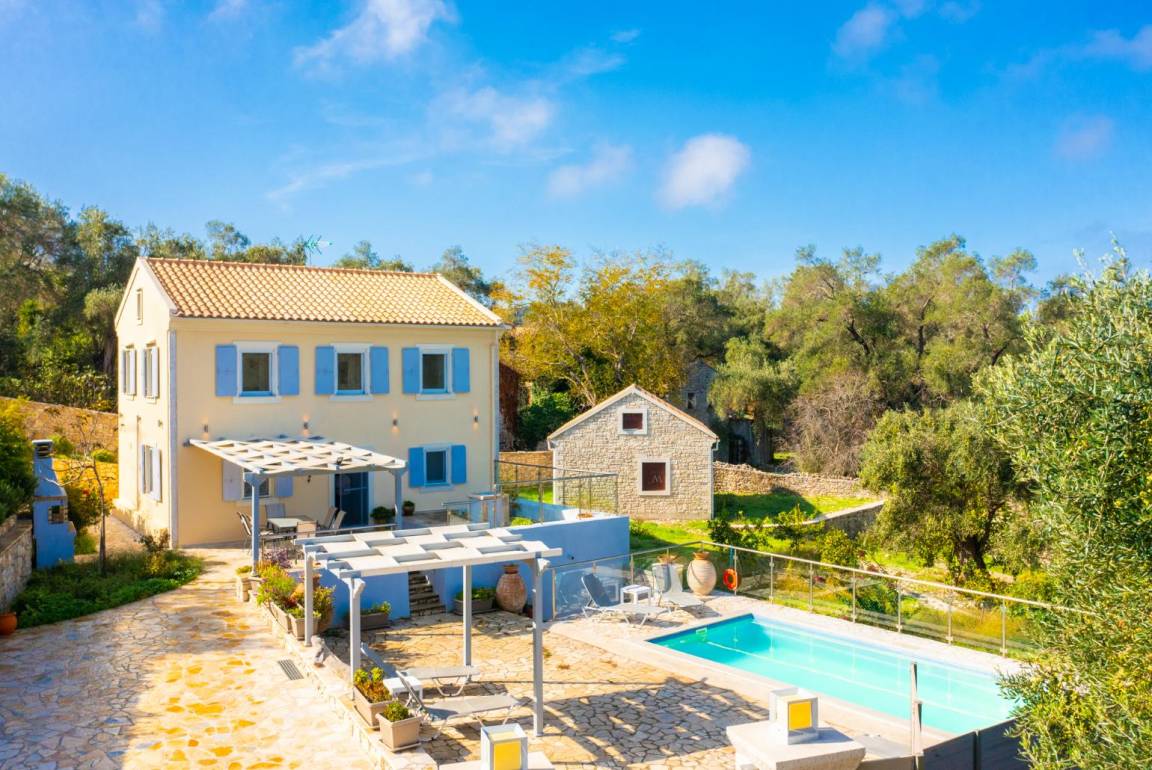 200 M² Villa ∙ 3 Bedrooms ∙ 6 Guests - Paxos