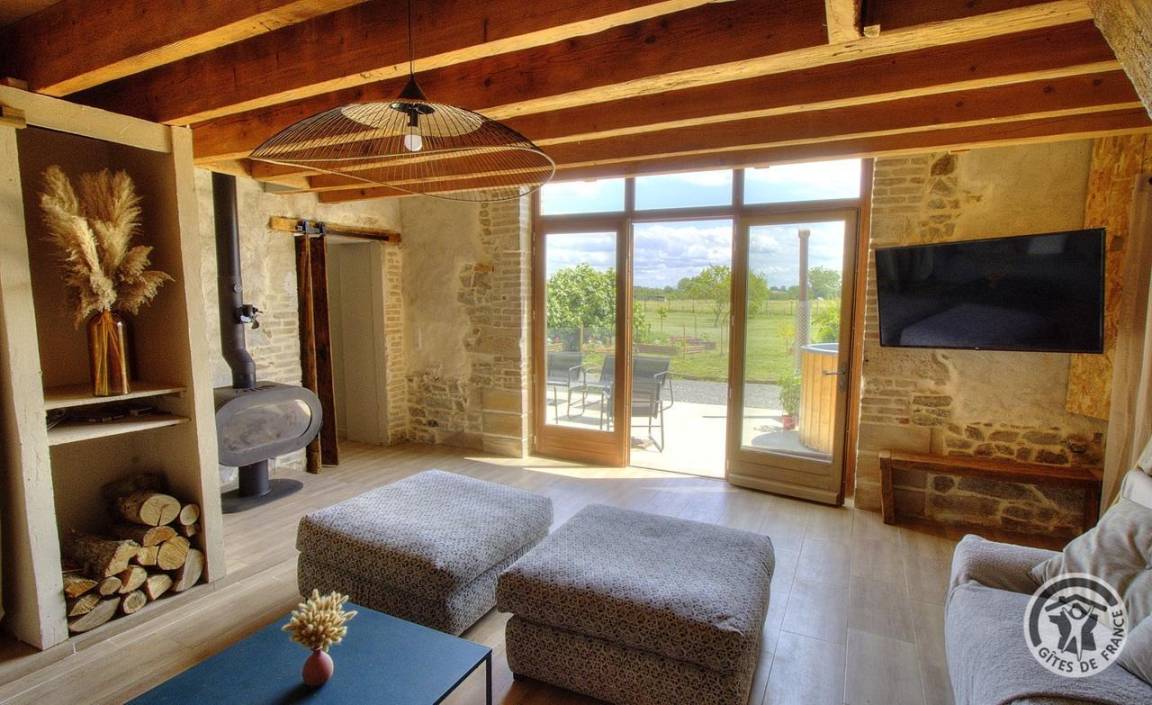 220 M² Gîte ∙ 5 Chambres ∙ 12 Personnes - Juliénas