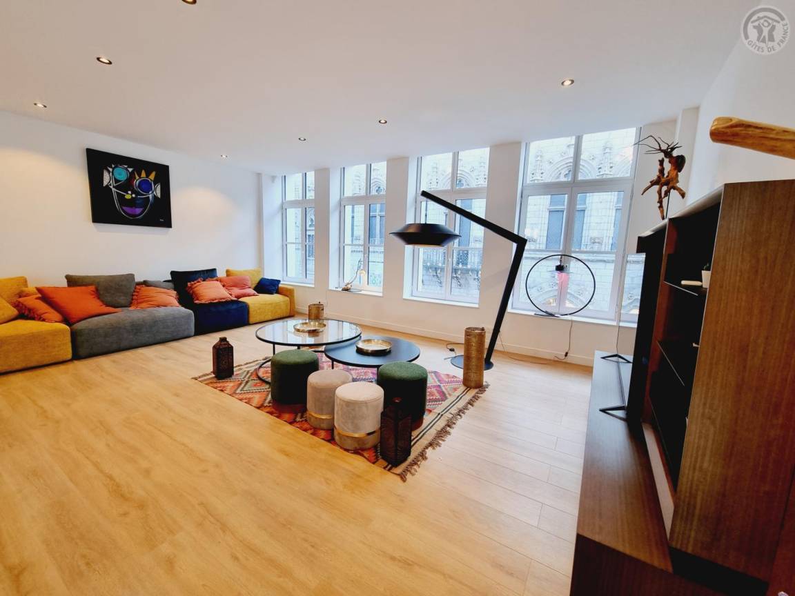 215 M² Appartement ∙ 3 Chambres ∙ 6 Personnes - Douai
