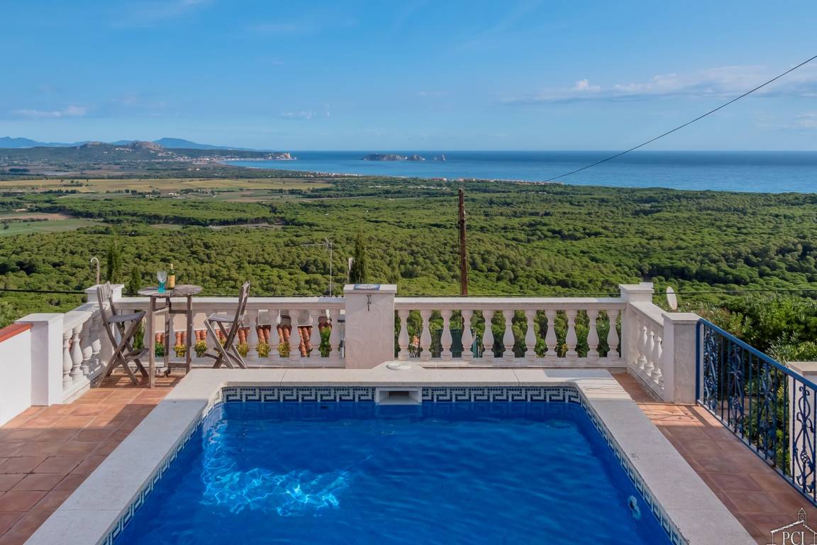 Villa ∙ 2 Bedrooms ∙ 4 Guests - Pals