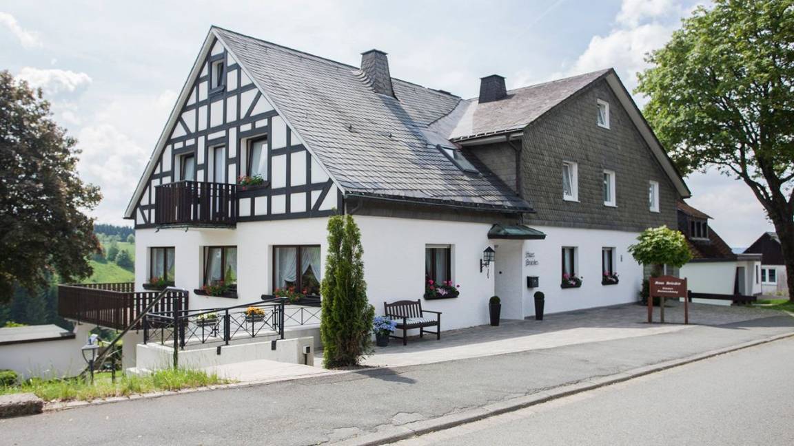 50 M² Hotel ∙ 2 Guests - Winterberg