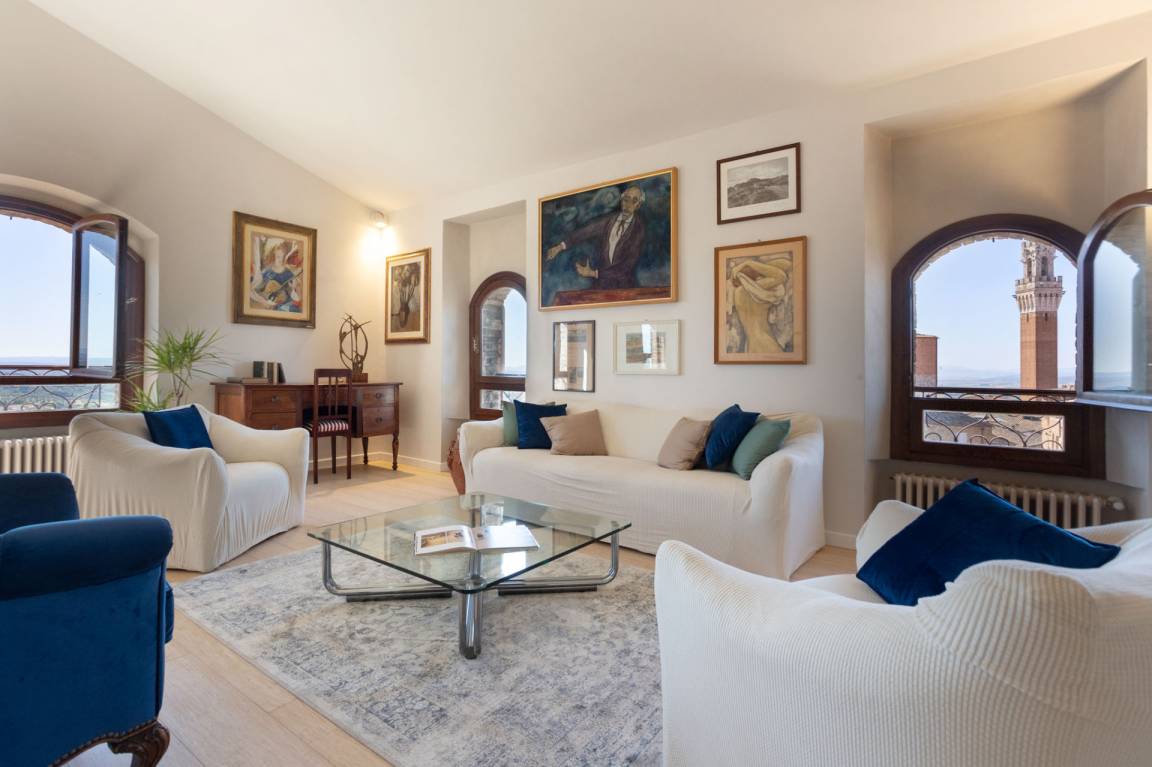 136 M² Apartment ∙ 2 Bedrooms ∙ 6 Guests - Siena