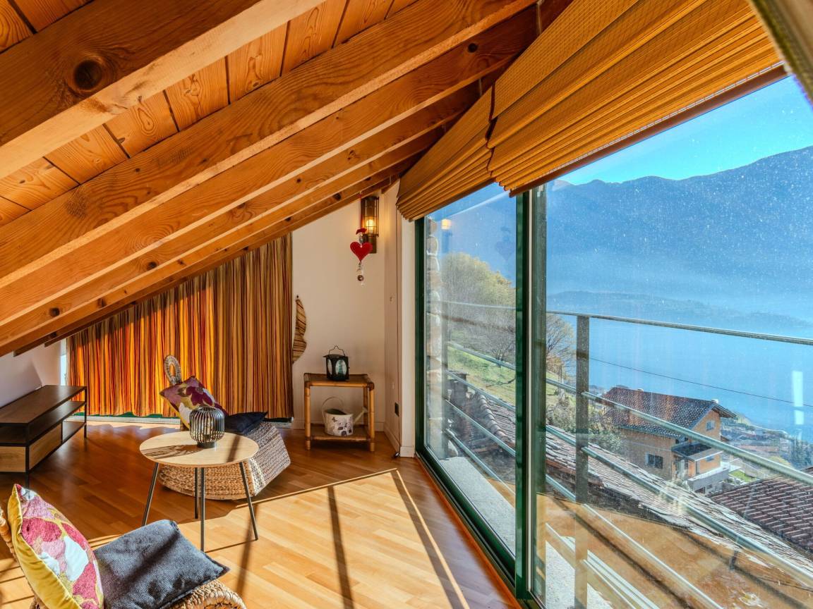 160 M² Ferienhaus ∙ 3 Schlafzimmer ∙ 6 Gäste - Domaso