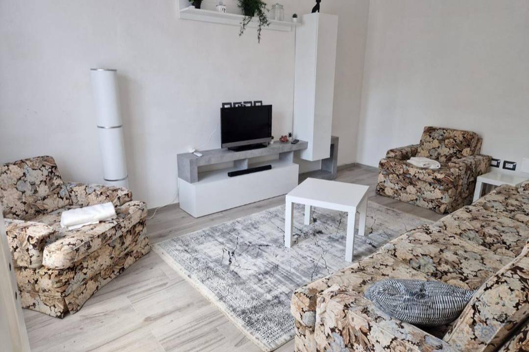 110 M² Huis ∙ 2 Slaapkamers ∙ 6 Gasten - Pontedera