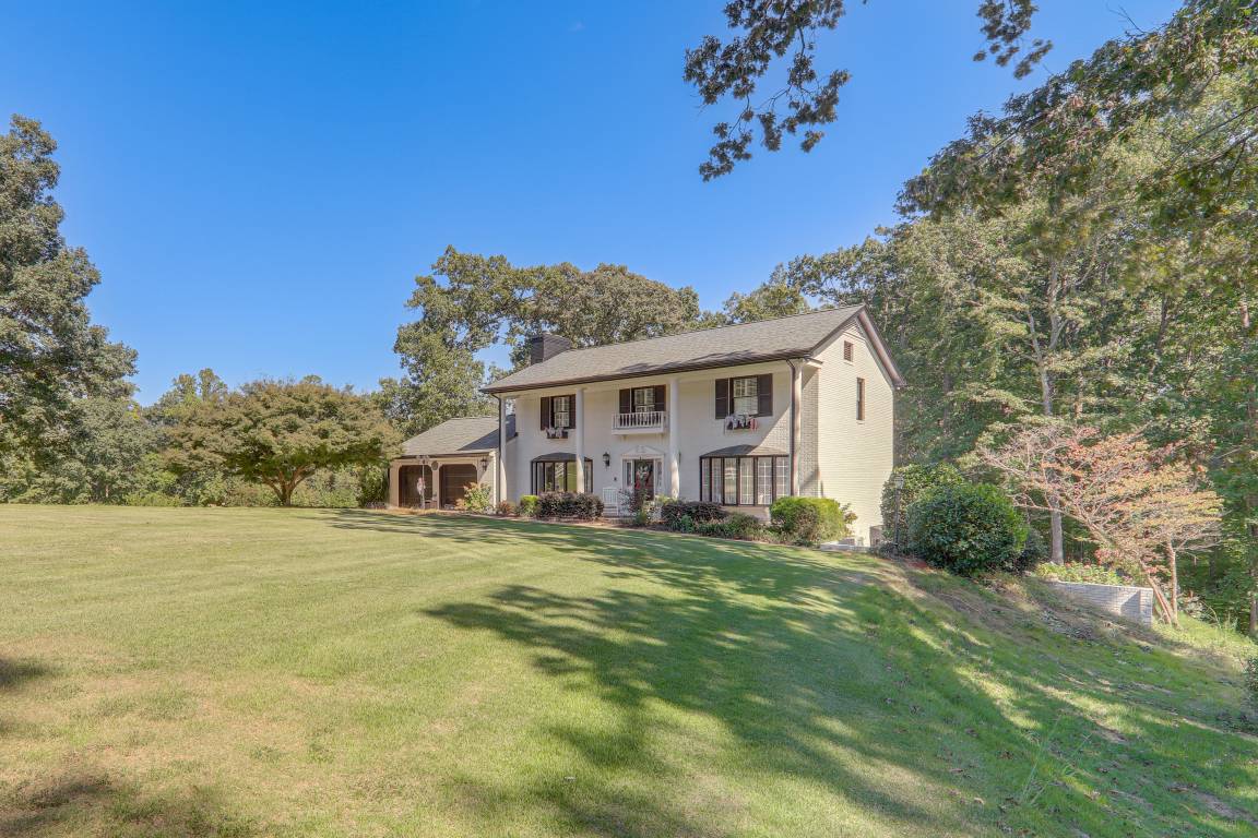 325 M² House ∙ 4 Bedrooms ∙ 8 Guests - Gainesville, GA