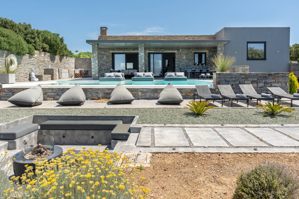 250 M² Villa ∙ 5 Slaapkamers ∙ 10 Gasten - Kea