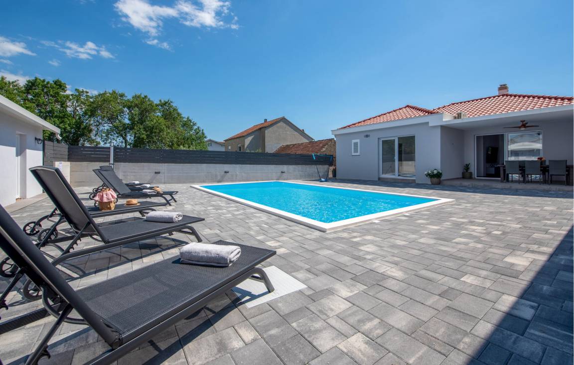 120 M² Casa ∙ 3 Habitaciones ∙ 6 Huéspedes - Galešnjak