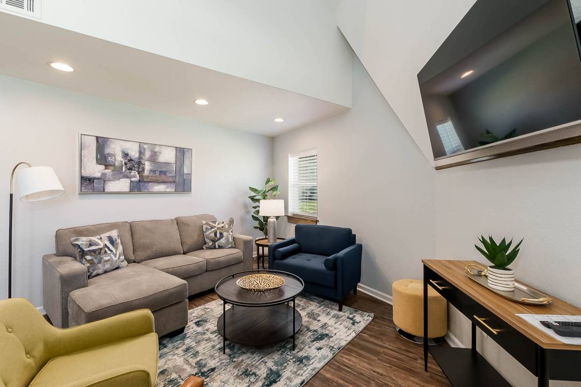 House ∙ 4 Bedrooms ∙ 12 Guests - Tuscaloosa, AL