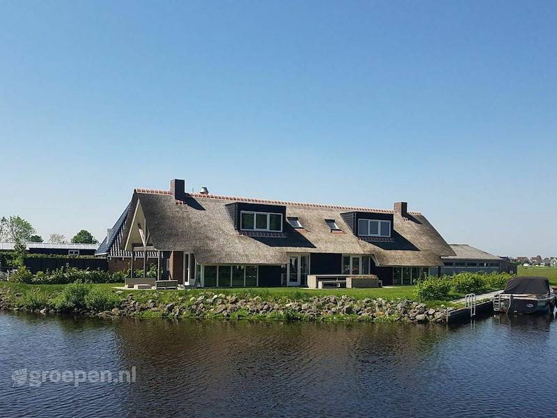 Huis ∙ 8 Slaapkamers ∙ 16 Gasten - Heerenveen